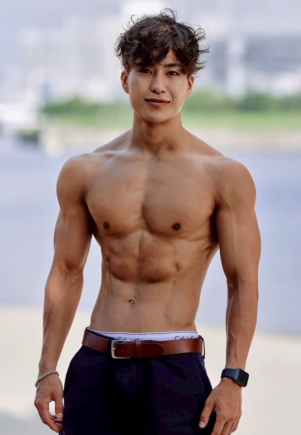 01-ZERO ONE / タレントエージェンシー