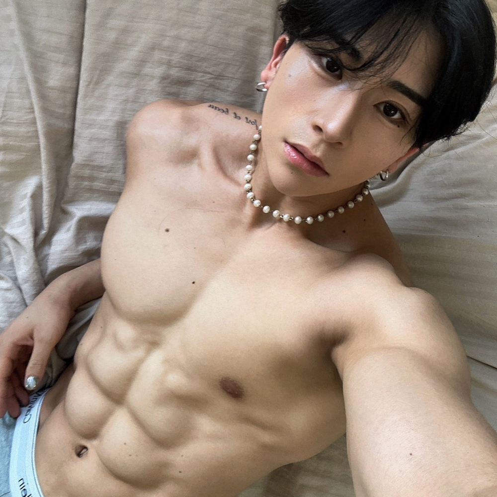 01-ZERO ONE / タレントエージェンシー